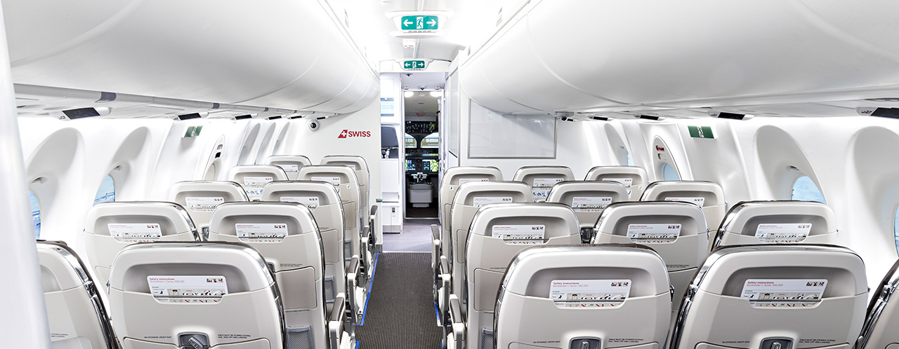 CEET Airbus A220_ZRH - lufthansa-aviation-training.com